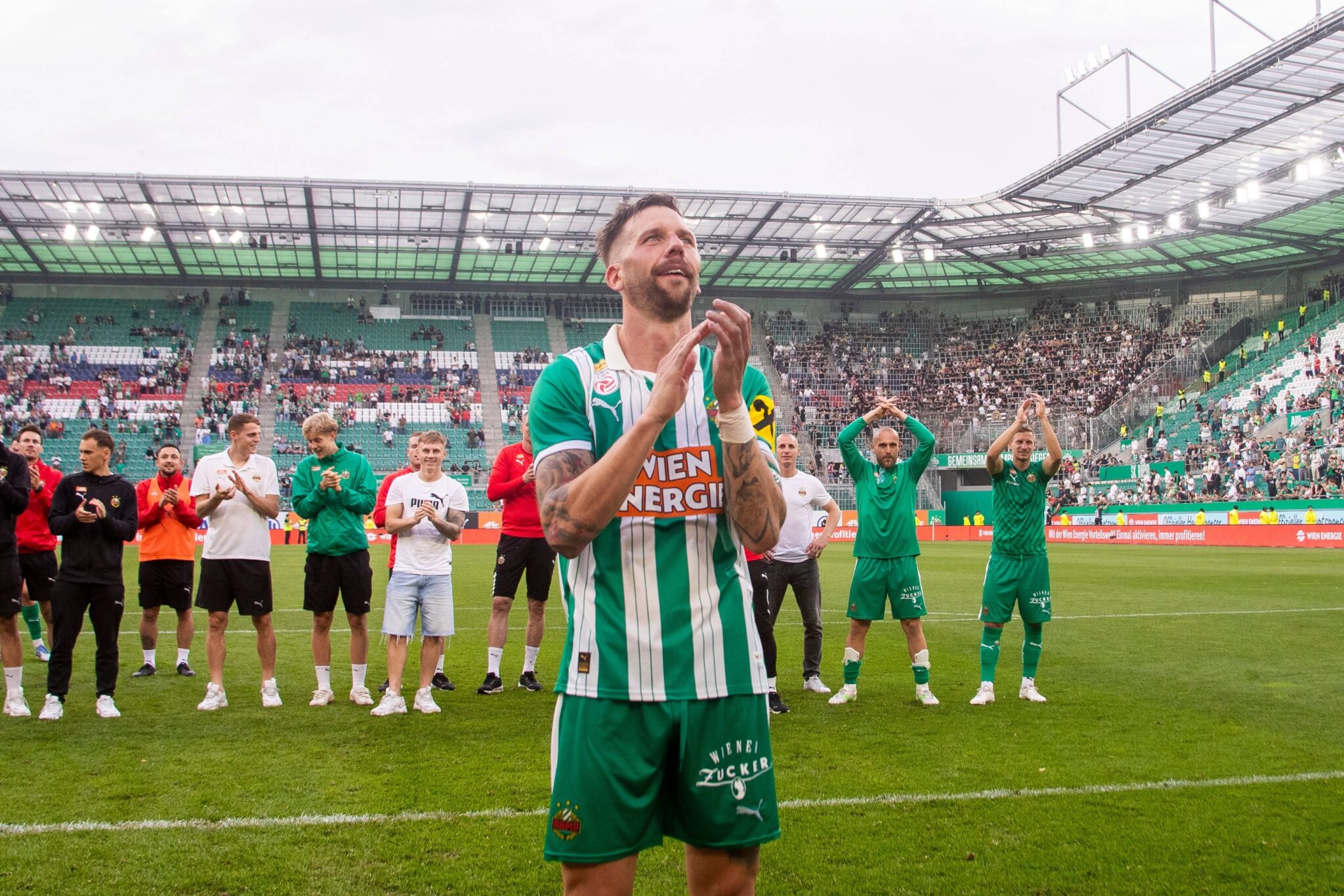 Nach brutalem Überfall: Ex-Schalker Burgstaller schließt Vergleich mit ...