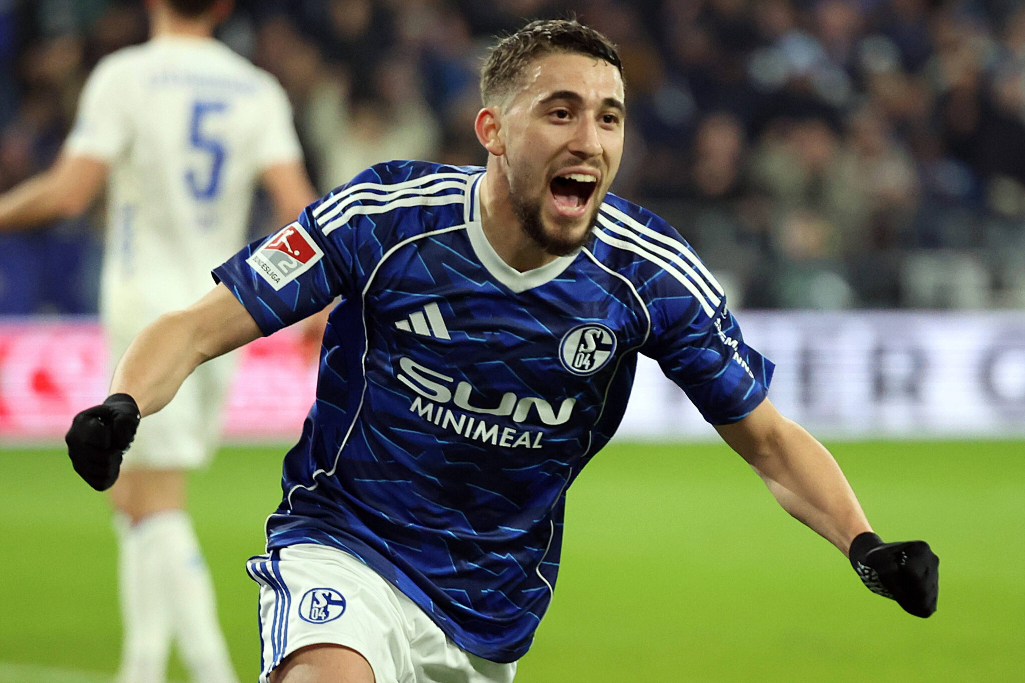 Aouchiche schwärmt von Schalke-Fans: „Sie verdienen die Champions League“